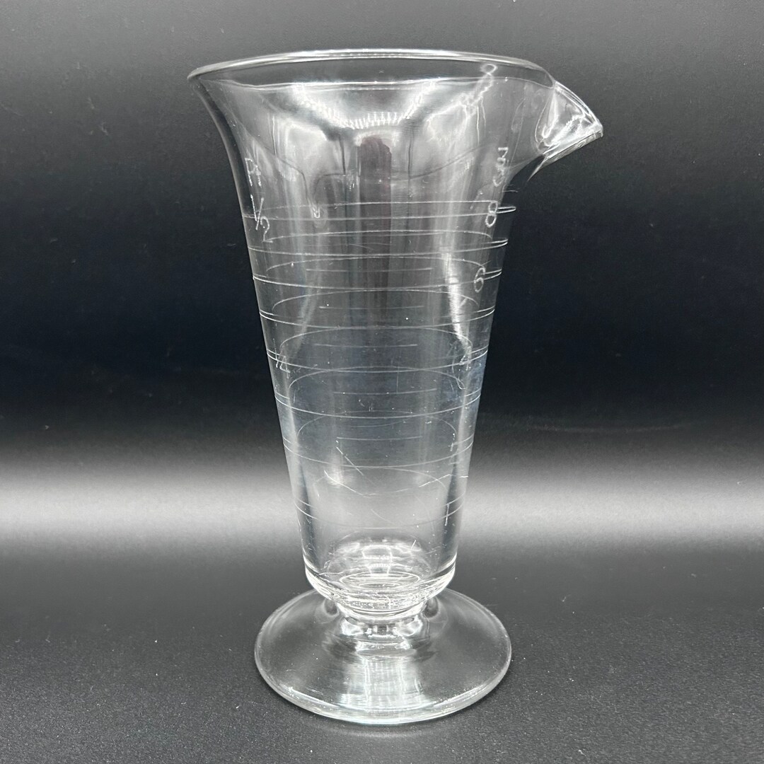 Etched Glass Beaker Pour Spout Apothecary Bar Measuring 1/2 Pint 8 Oz ...