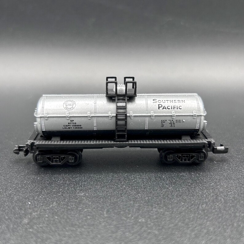 Southern Pacific Tank Car With Original Box - Classic Model Train ...