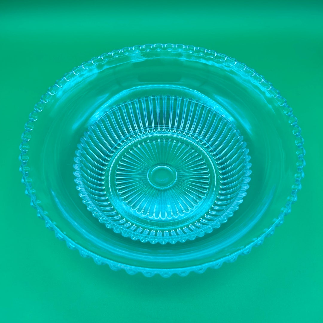 Elegant Serving Fruit Bowl With Ribbed Base and Hobnail Rim Clear ...