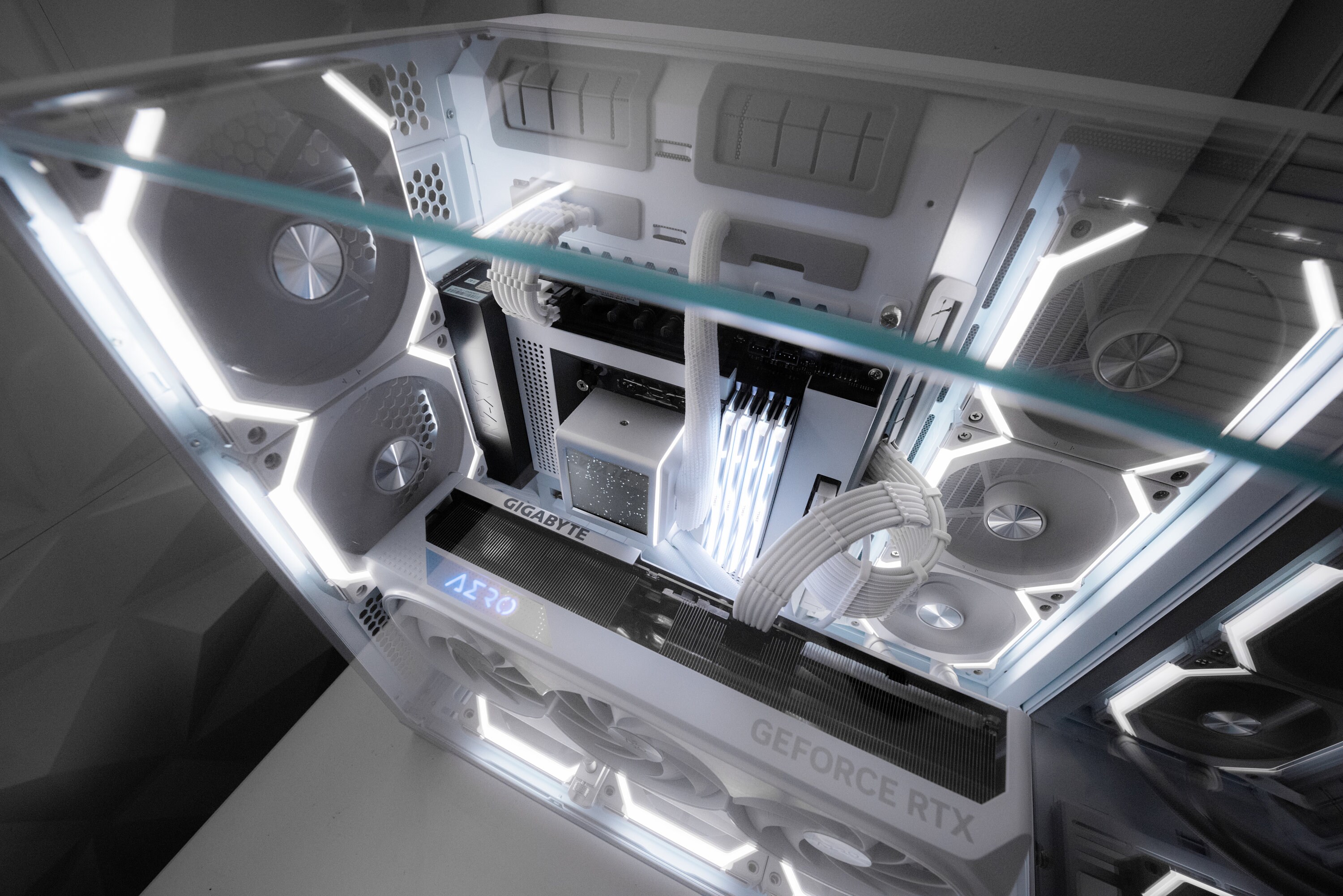 White Gaming PC snowblind Custom High-end Computer 4090, I9 14900k ...