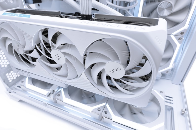 White Gaming PC snowblind Custom High-end Computer 4090 I9-13900ks 64GB ...