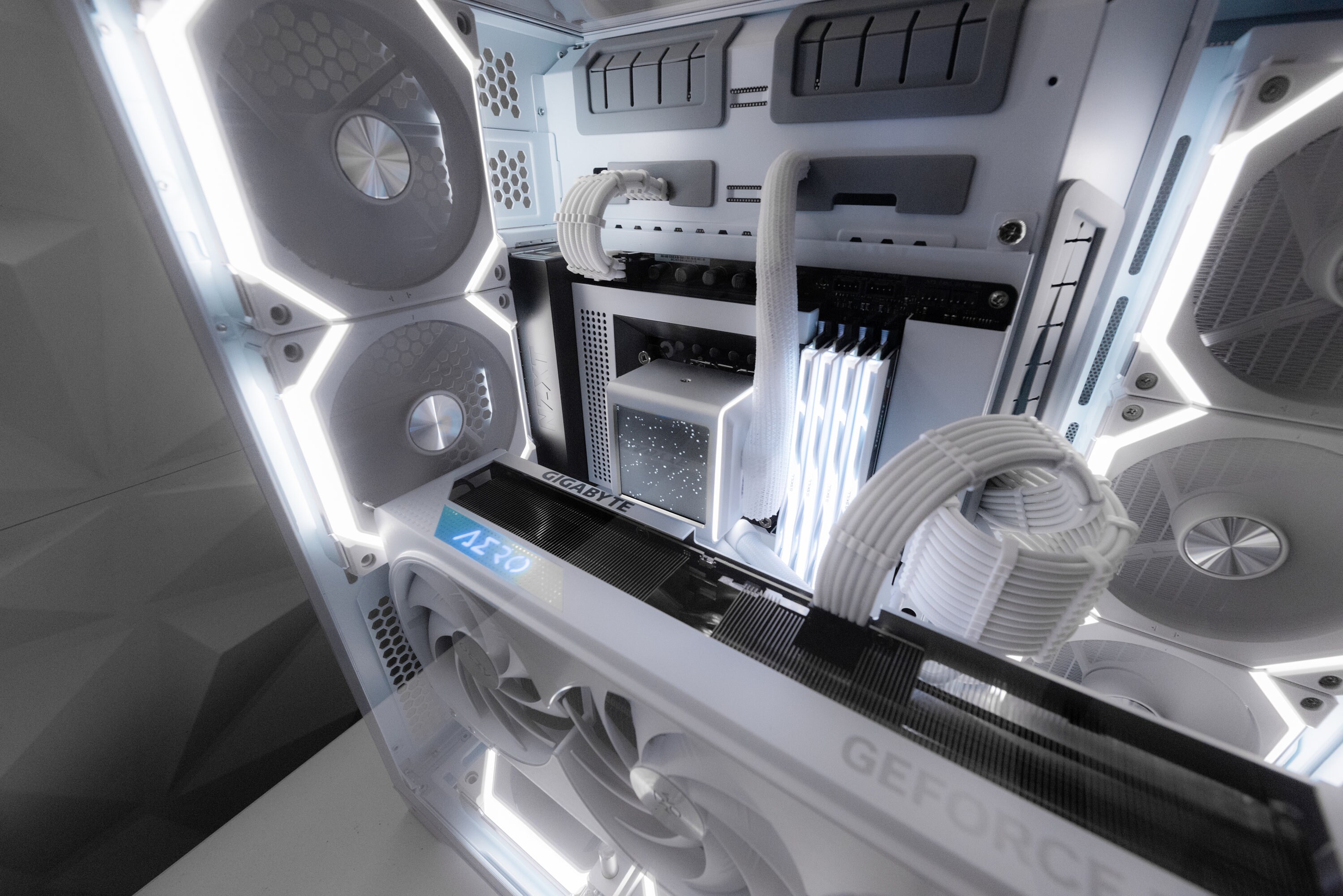 White Gaming PC snowblind Custom High-end Computer 4090, I9 14900k ...