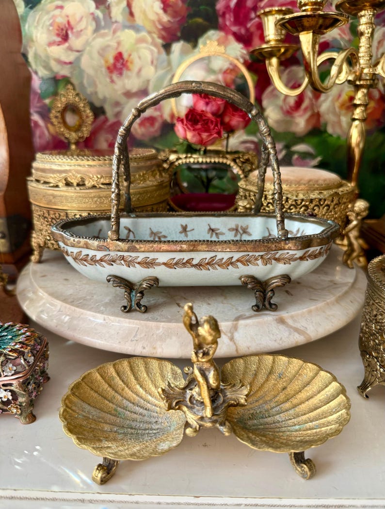 Antique-looking Art Nouveau Style Porcelain Floral Crackle Glazed ...