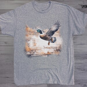 Vintage Mallard Ducks Fall Pond Graphic T Shirt Cool Vintage Style ...