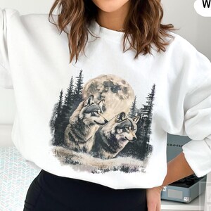 Retro Vintage Wolves Howling Moon Sweatshirt, 90s Forest Wolf Lover ...