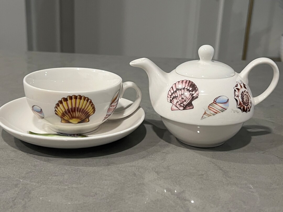Adeline Vintage Teapot and Saucer Set - Etsy