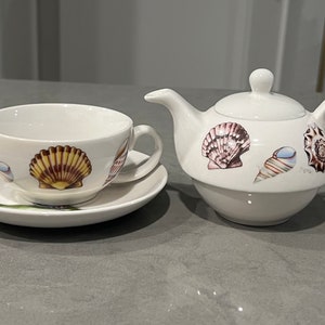 Adeline Vintage Teapot and Saucer Set - Etsy