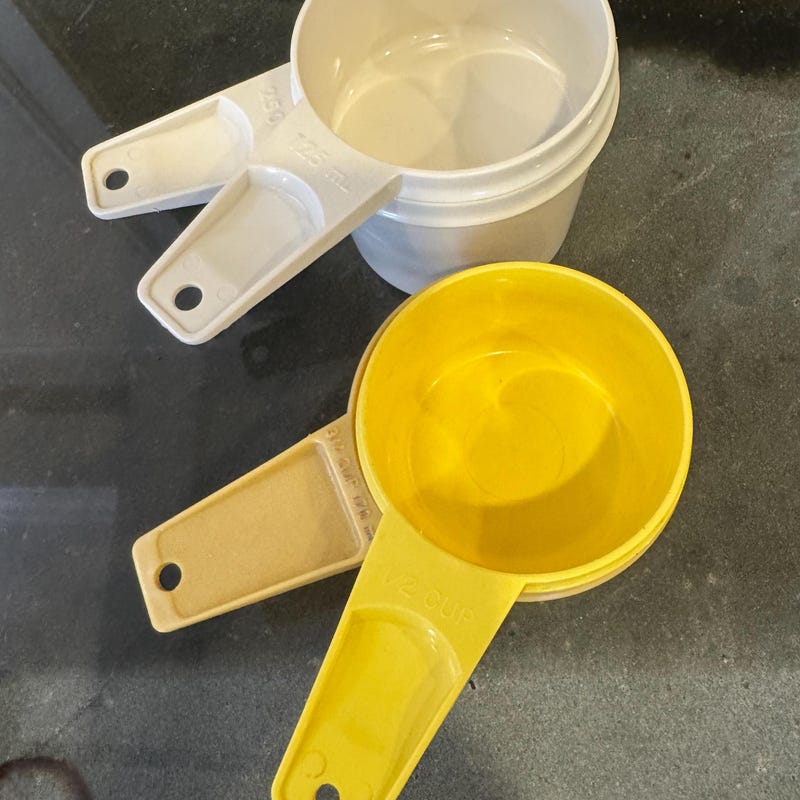 Tupperware 4 cup measuring - Etsy.de