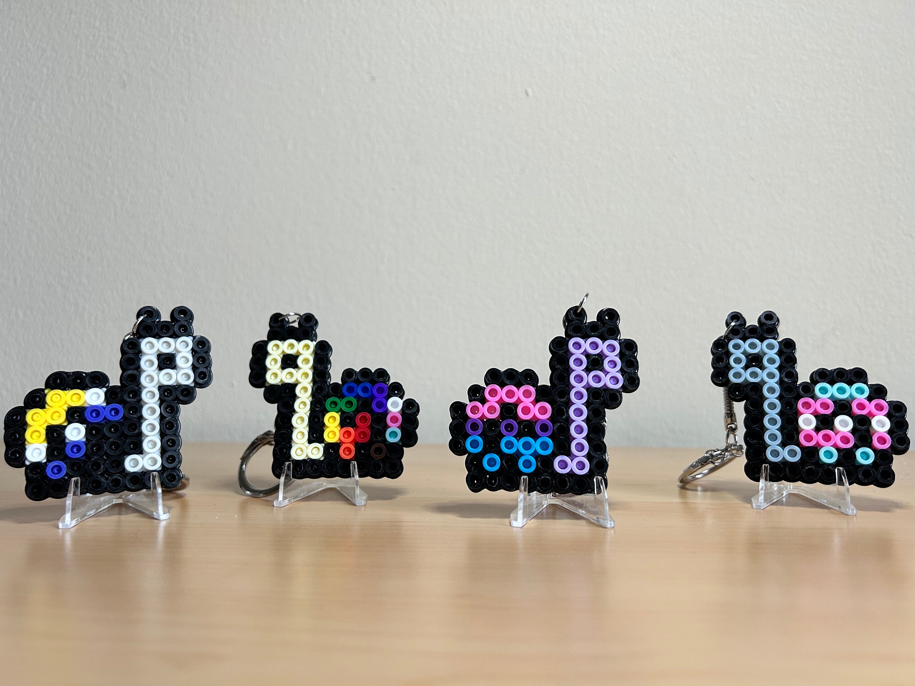 LGBTQIA Prideflag Snail, Perler Bead Keychain/charms. - Etsy