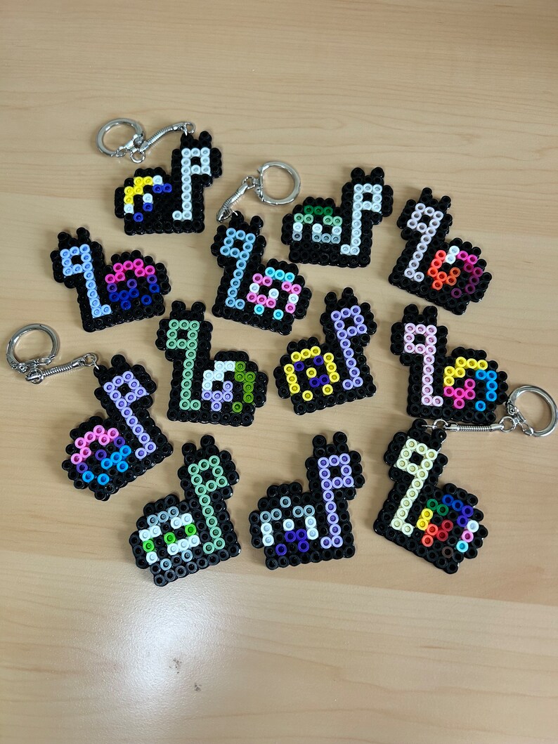 LGBTQIA Prideflag Snail, Perler Bead Keychain/charms. - Etsy