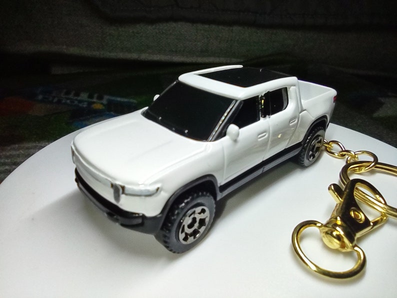 Rivian R1T Truck Custom Diecast Metal Keychain Birthday Special Day ...