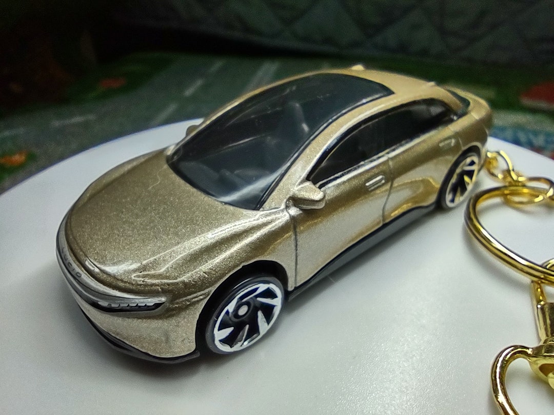 Lucid Air Custom Car Diecast Metal Keychain Father's Day Gift Gold Trim ...