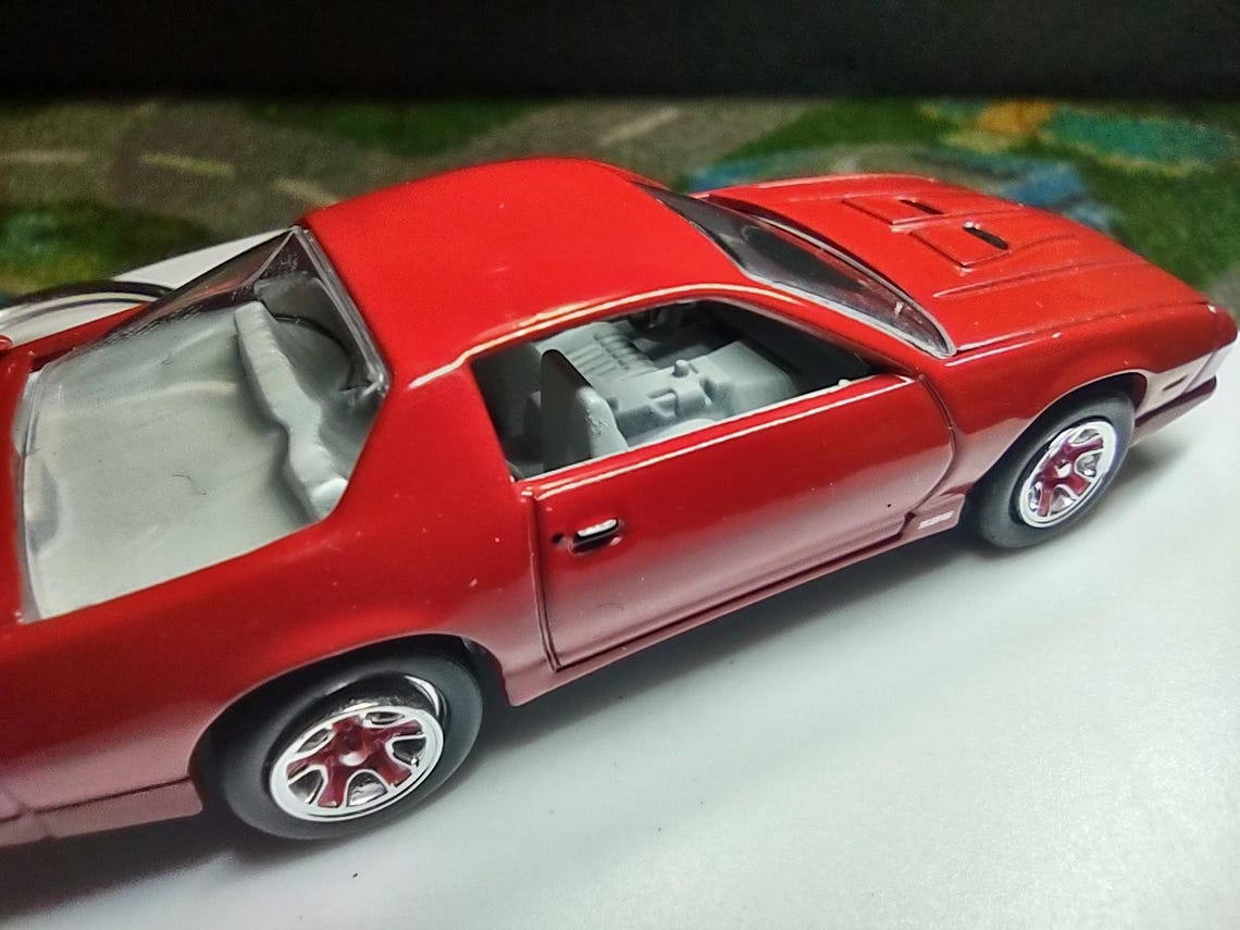 Chevrolet 1991 Camaro Iroc Z28 Diecast Metal Keychain Premium Roller ...