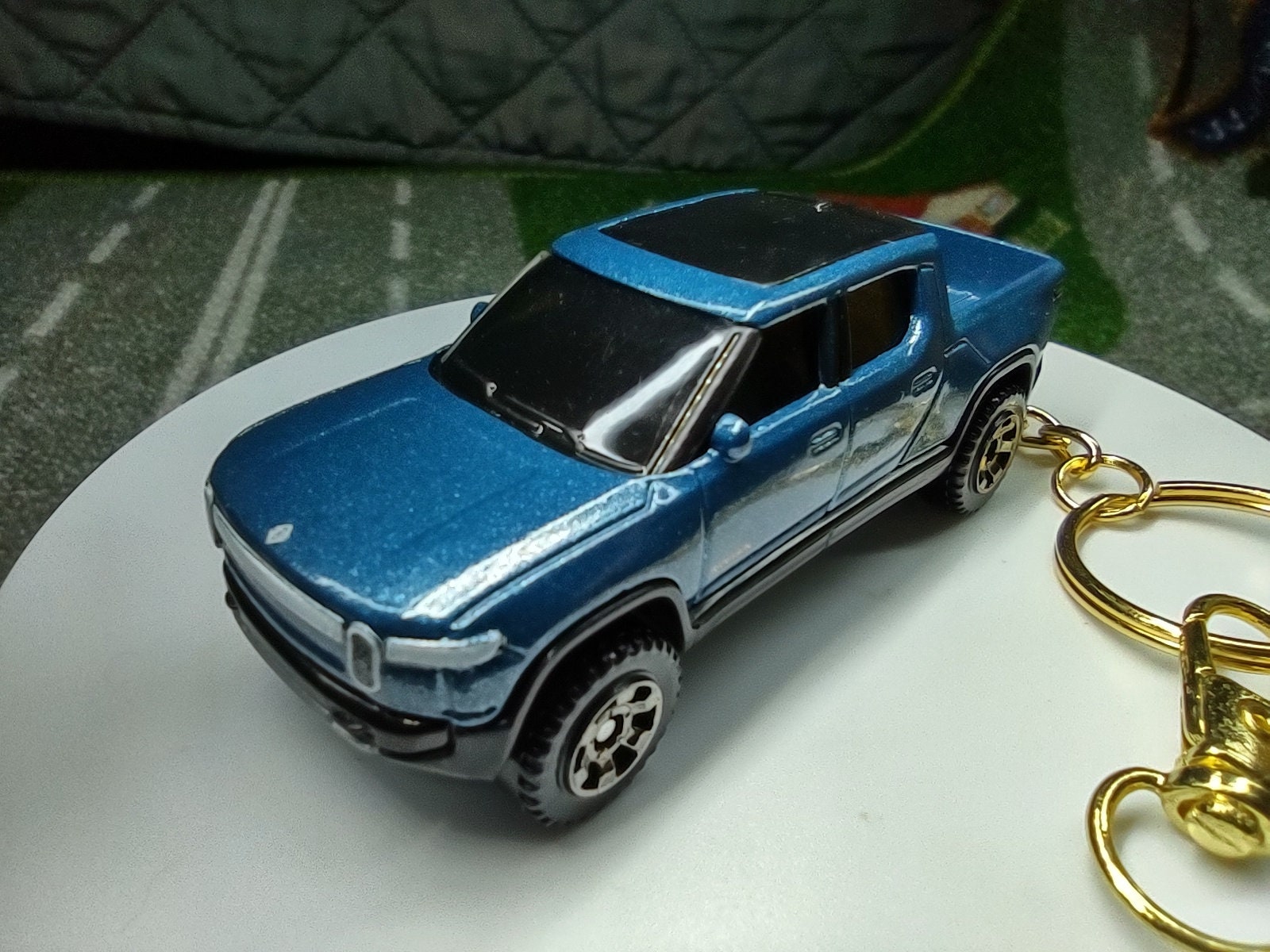 Rivian R1T Truck Custom Diecast Metal Keychain Blue Father's Day Gift ...