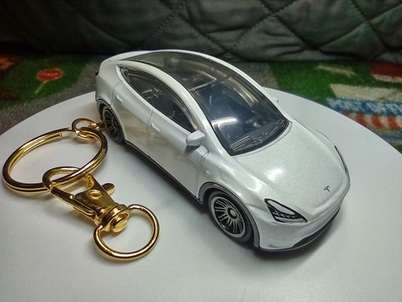 Tesla Model Y Hot wheels custom keychain new Rare bir… - Gem