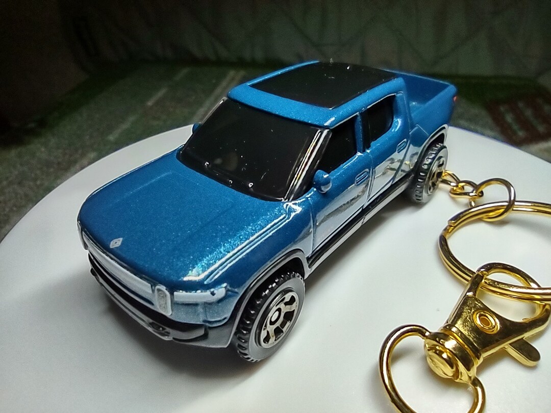 Rivian R1T Truck Custom Diecast Metal Keychain Father's Day Gift Gold ...