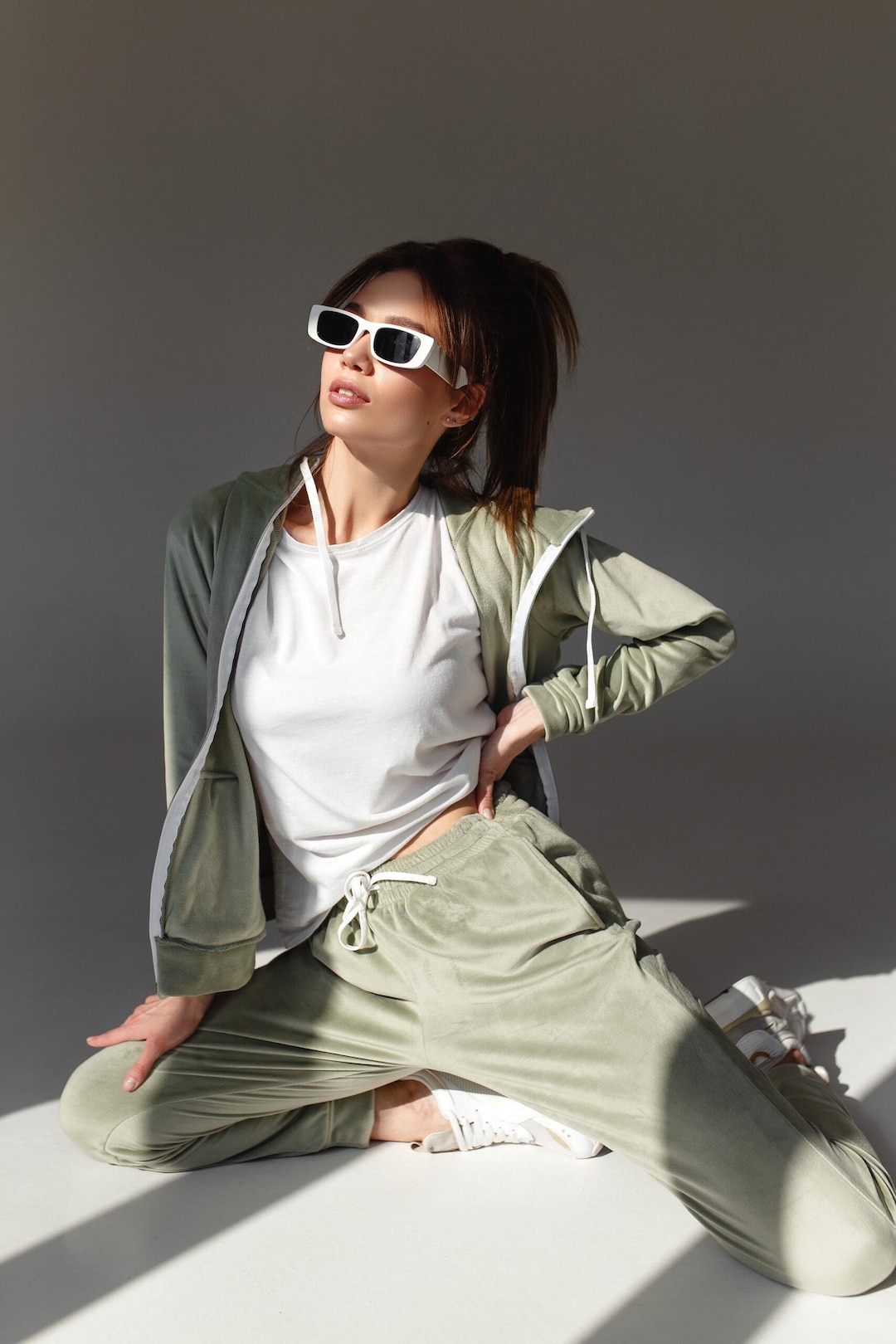 Stylish Velour Women Tracksuit With Zip-up Top - Cozy Zippered Hoodie ...