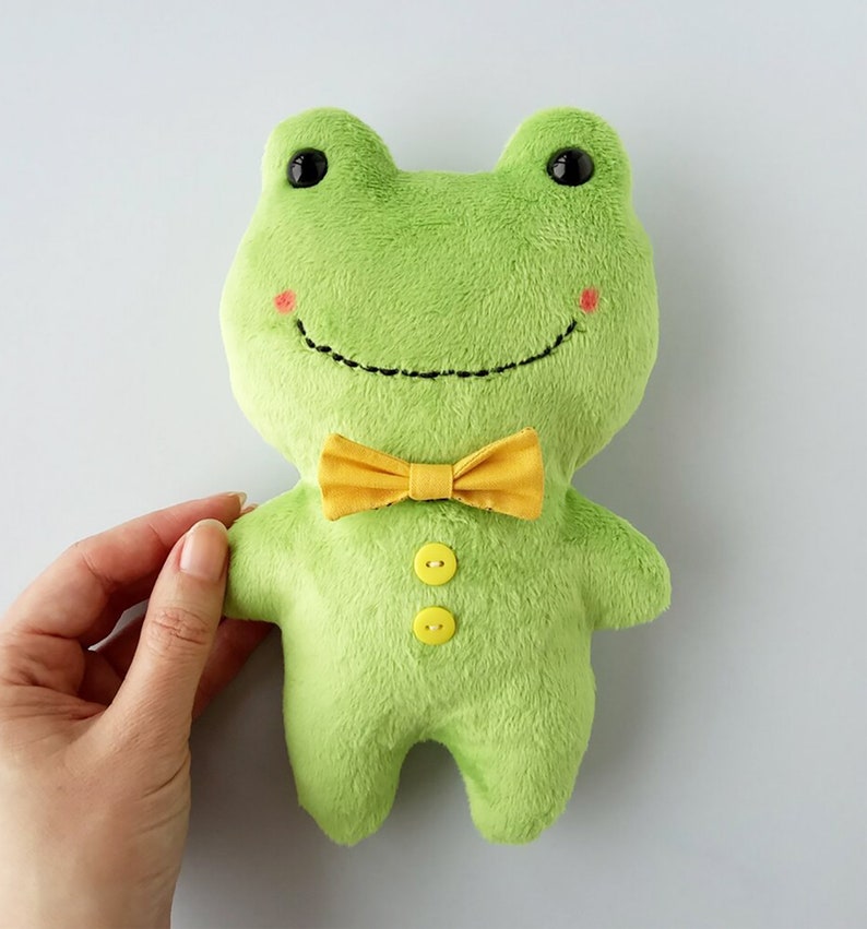 Frog Plush Pattern Beginner Friendly in 2 Sizes - Etsy