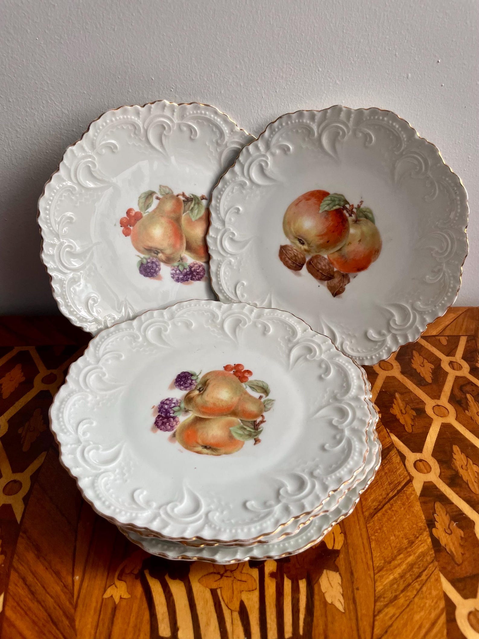 9 Vintage Fruit-decorated Dessert Plates. - Etsy