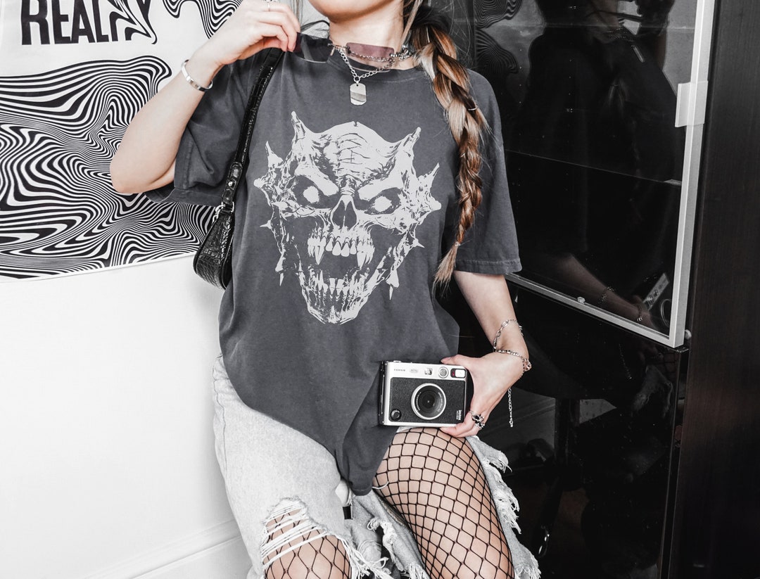 Screaming Alien Skull Vintage 90s Graphic Shirt, Baggy Skeleton Y2k ...