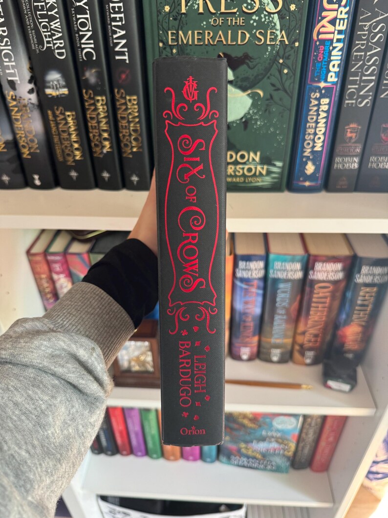 Hand Painted Book Edge, Six of Crows Collectors Edition by Leigh ...
