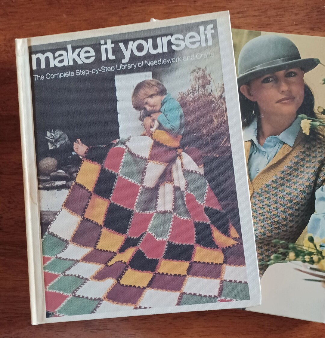 Craft Lot of 2 Vintage 1970s 1980s Hardcover Knitting Crocheting Sewing ...