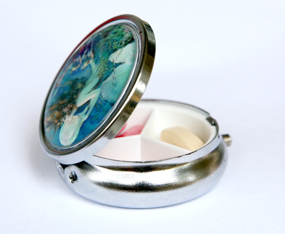 Venus PILL CASE Pillbox Pill Box Holder Vintage Roman Goddess - Etsy
