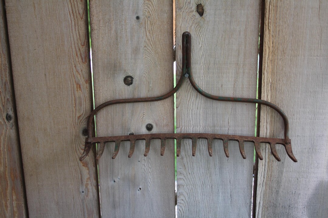 Vintage RUSTY Metal Rock Rake Head Turned DISPLAY / Staging PROP - Etsy