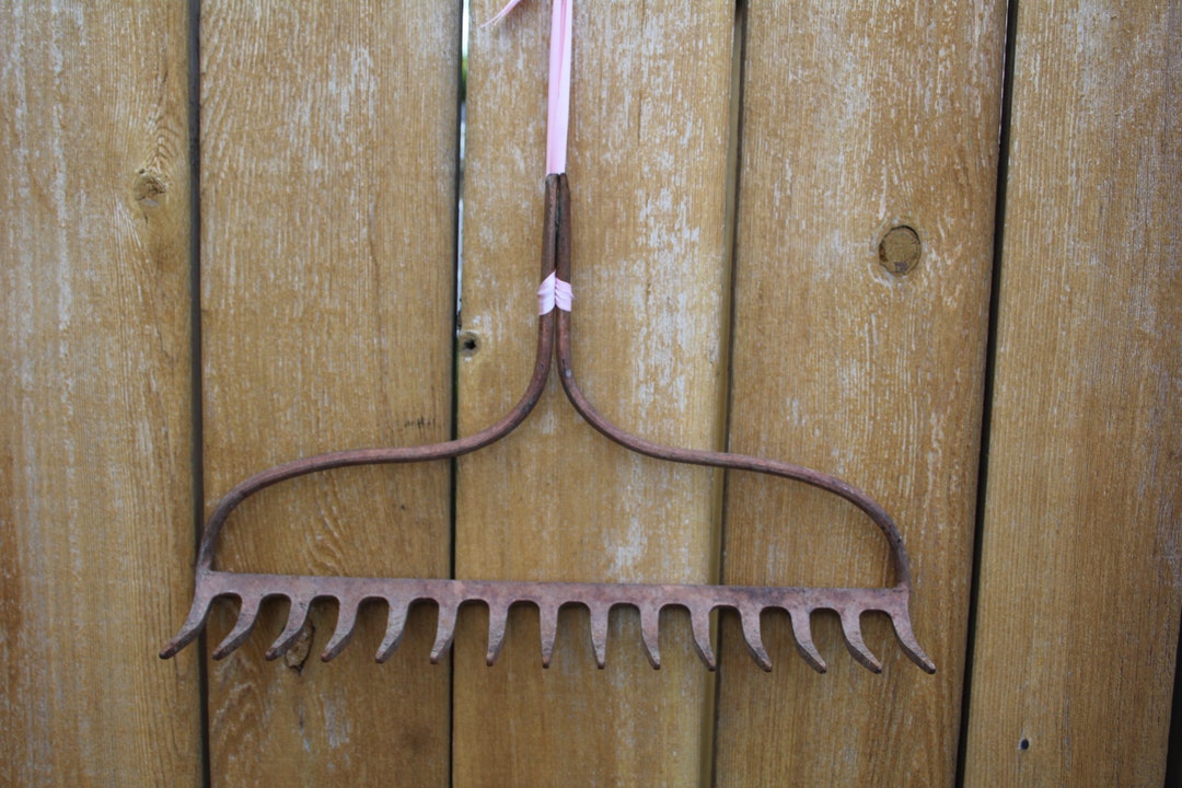 Vintage RUSTY Metal Rock Rake Head Turned DISPLAY / Staging PROP - Etsy