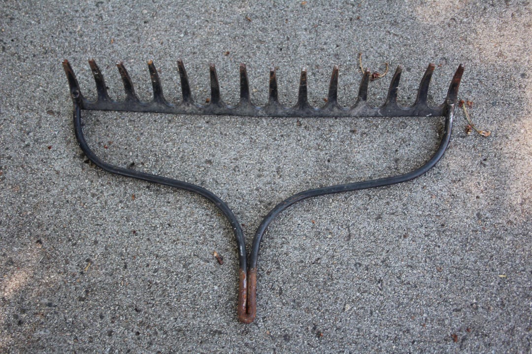 Vintage RUSTY Metal Rock Rake Head Turned DISPLAY / Staging PROP - Etsy