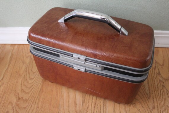 VINTAGE brown SAMSONITE train case / luggage - Gem