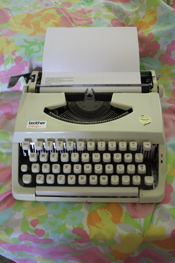Vintage WORKING BROTHER Brand TYPEWRITER - Etsy