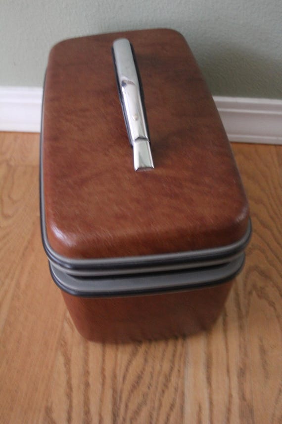 VINTAGE brown SAMSONITE train case / luggage - Gem