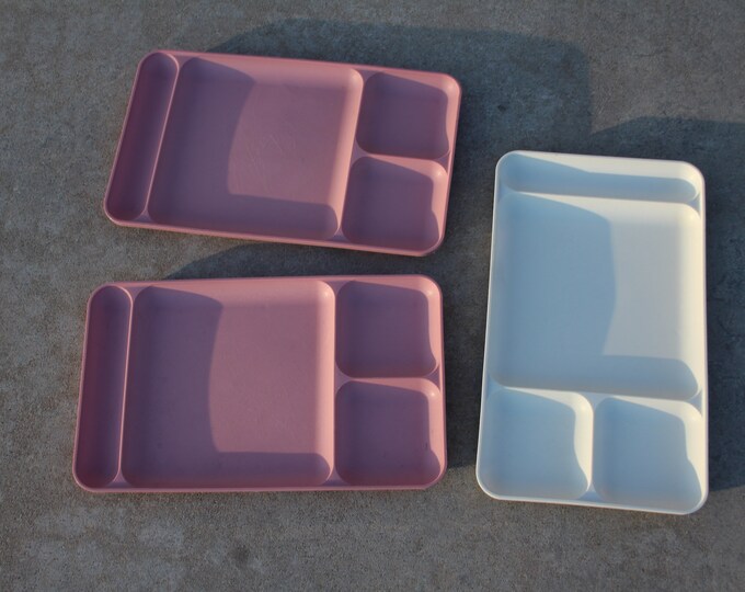 3 / Three VINTAGE TUPPERWARE Brand TRAYS - Etsy