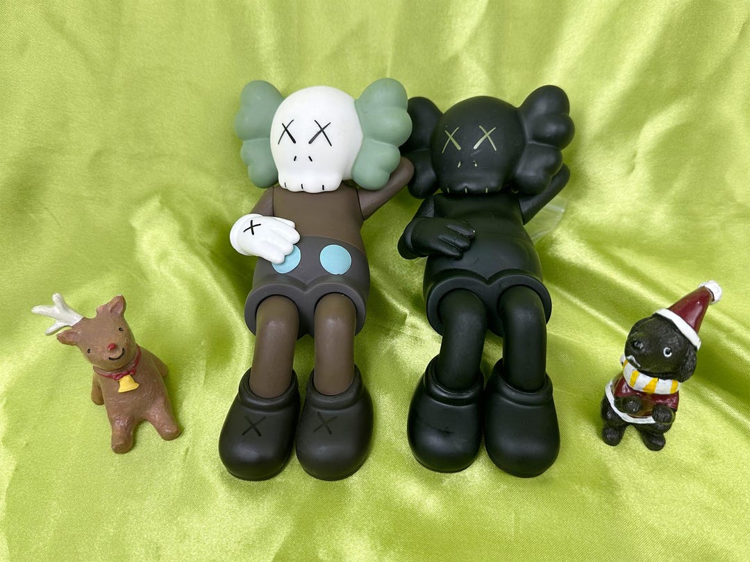 Kaws Figure-kaws Sitting-kaws Figures-kaws Companion-kaws Ornaments ...
