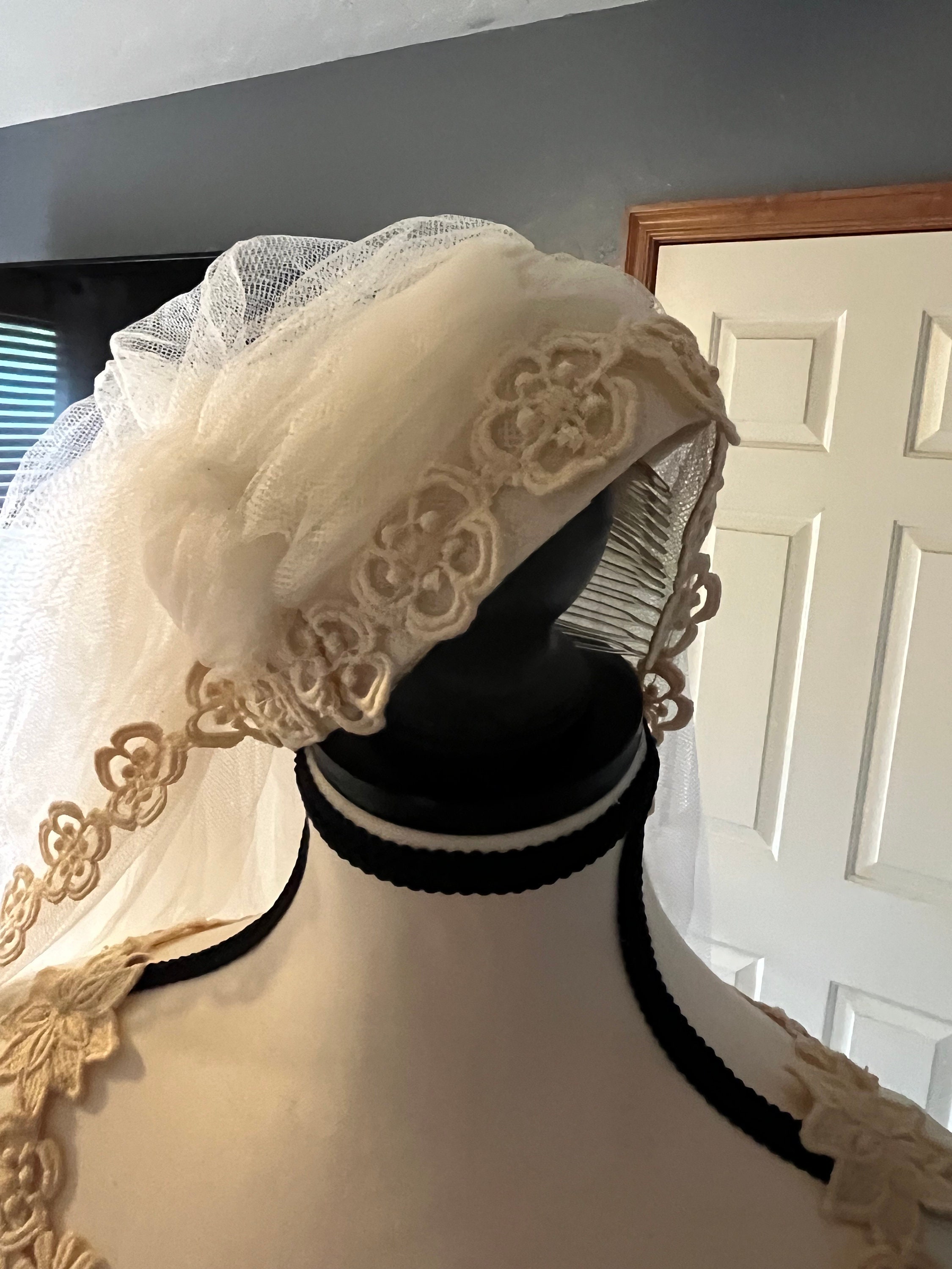 Darling Vintage Floral Wedding Gown and Veil - Etsy