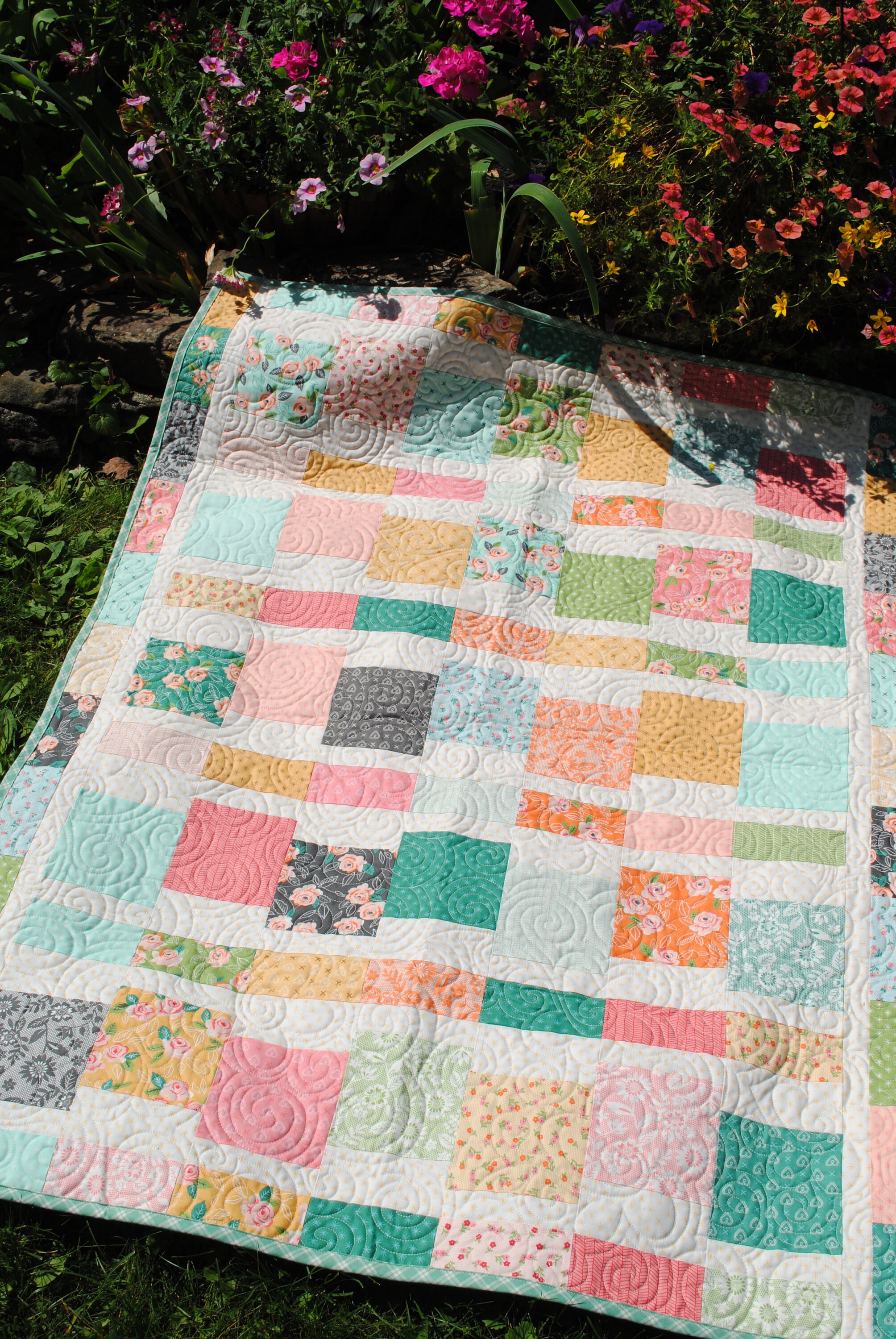 PDF Baby Quilt Pattern...uses 5 Squares EASY and Quick - Etsy