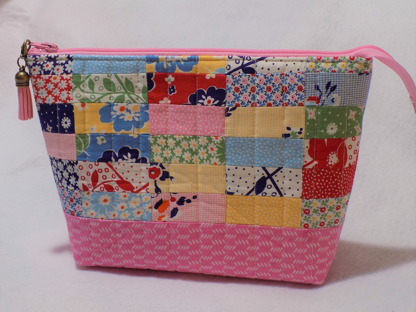 PDF Patchwork Fabric Zipper Pouch, Cosmetic Bag, Mini Charm and Scrap ...