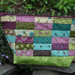 PDF Patchwork Fabric Zipper Pouch, Cosmetic Bag, Mini Charm and Scrap Friendly, Creatively Yours ...