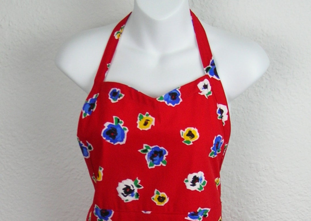 Full Sweetheart Neckline Apron in a Cheerful Red Floral Print - Etsy