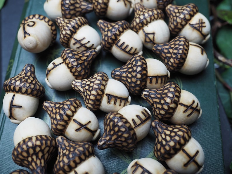 25 Ogham Acorns Including Forfedha - With Bag & Information Sheet ...