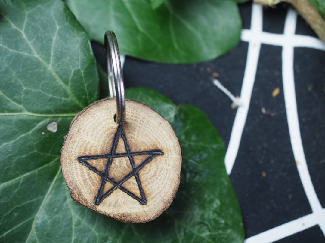 Oak Pentagram Keychain for Strength and Courage - Pagan, Wicca ...