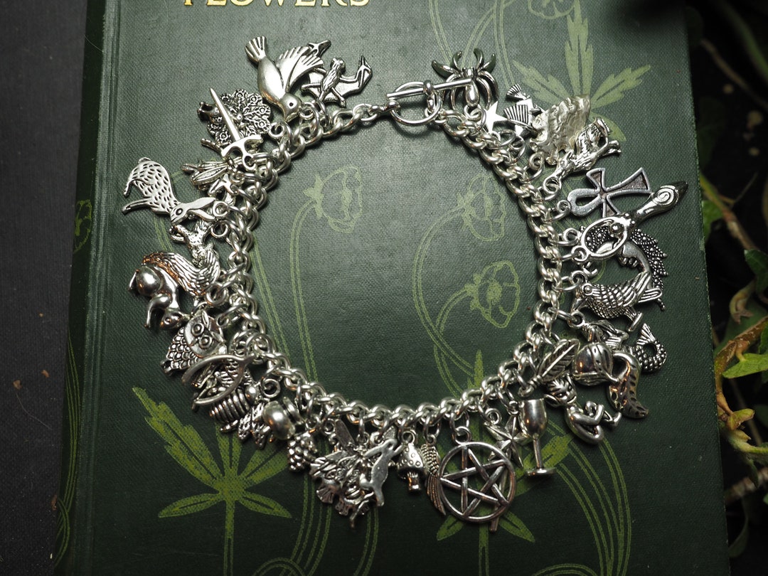 Witches Charm Bracelet: More Than 30 Different Charms- Wand, Cauldron ...