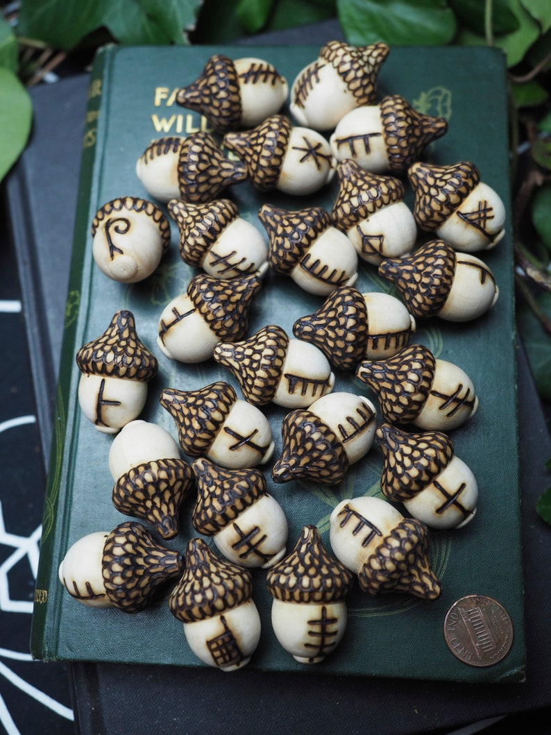 25 Ogham Acorns Including Forfedha - With Bag & Information Sheet ...