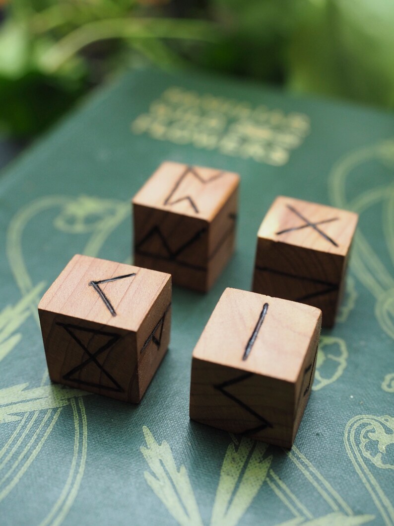 Cedar Wood Runic Dice Set Pagan Wicca Witchcraft Norse - Etsy