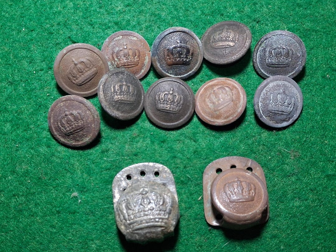 World War I Imperial German Army Uniform Buttons and Uniform Belt Hook ...