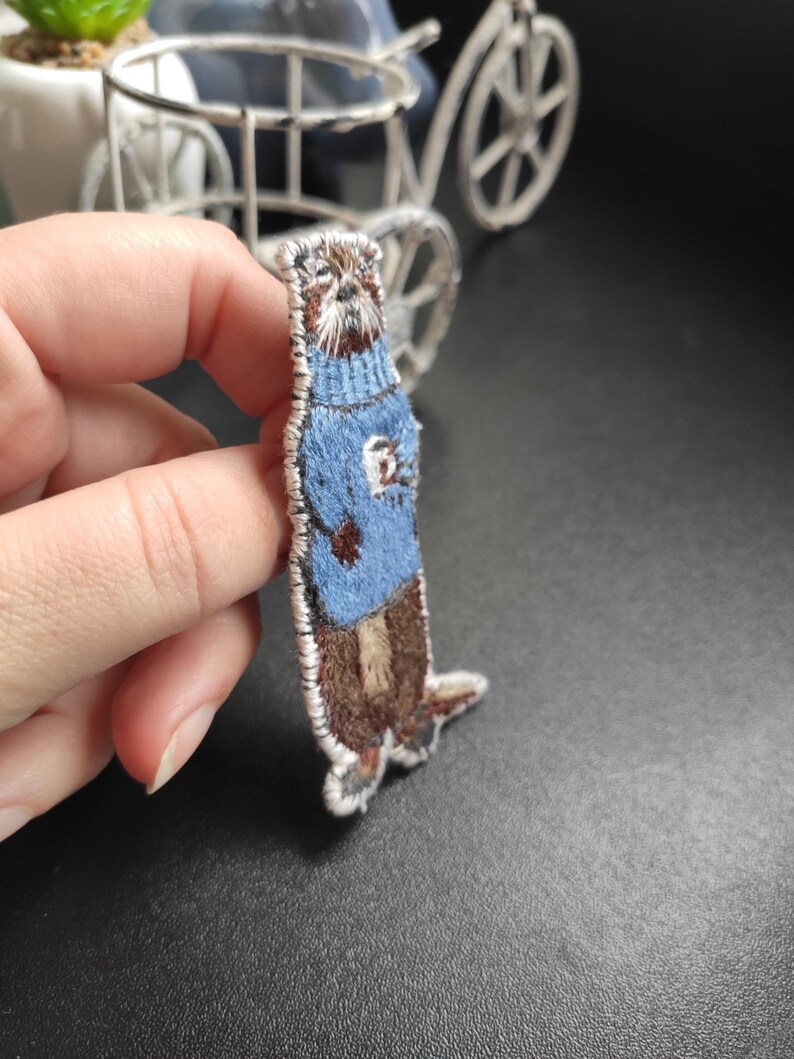 Hand Embroidered Otter Brooch, Handmade Brooch, Unique Gift, Fabric ...
