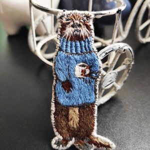 Hand Embroidered Otter Brooch, Handmade Brooch, Unique Gift, Fabric ...