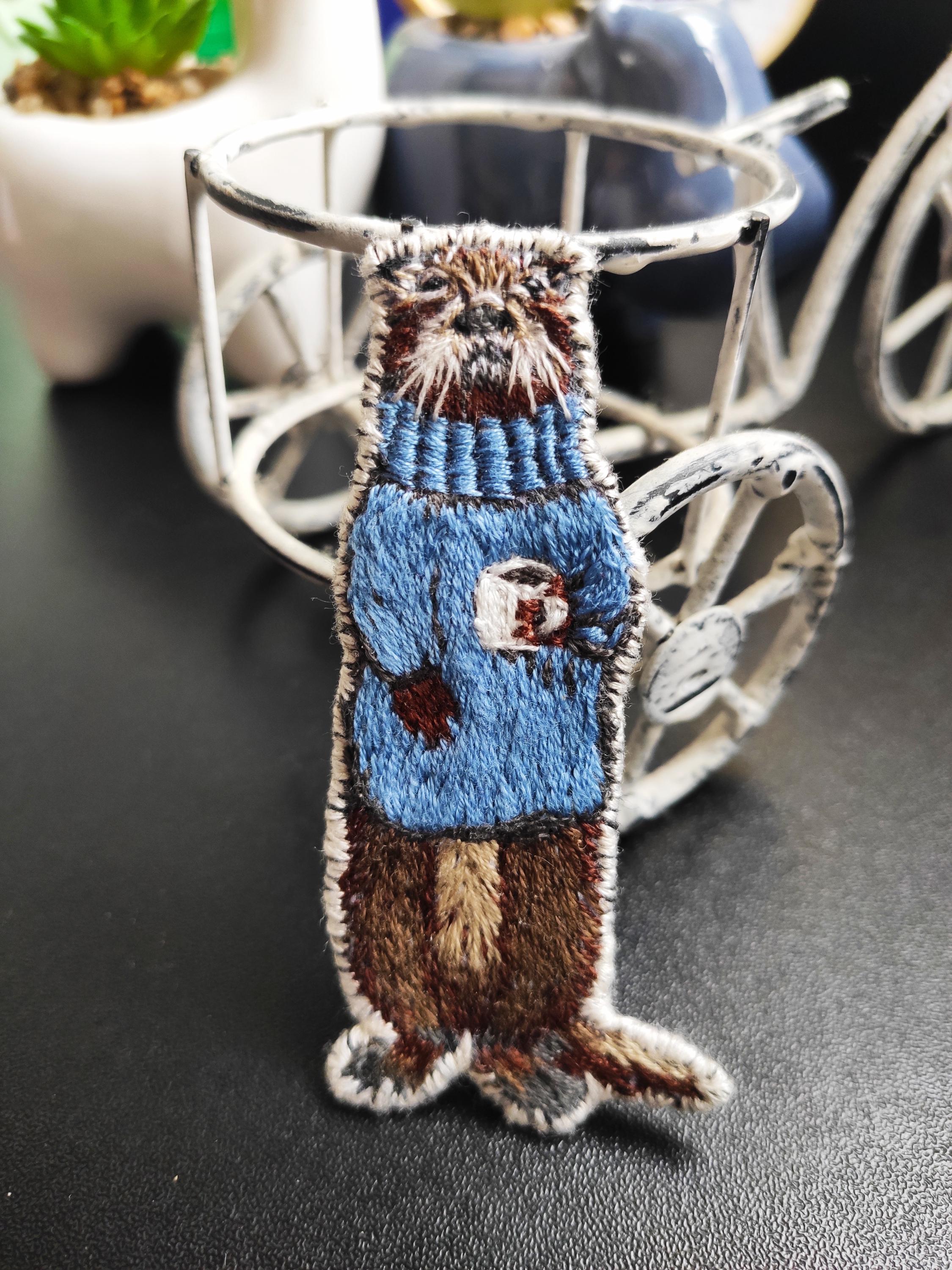 Hand Embroidered Otter Brooch, Handmade Brooch, Unique Gift, Fabric ...