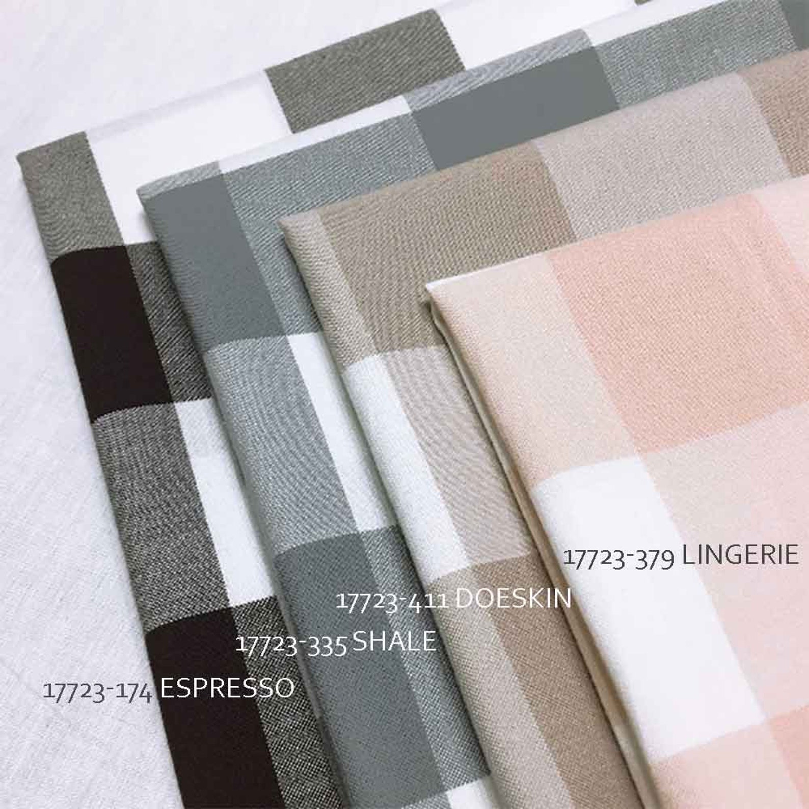 Robert Kaufman KITCHEN WINDOW WOVEN Gingham Elizabeth Hartman - Etsy